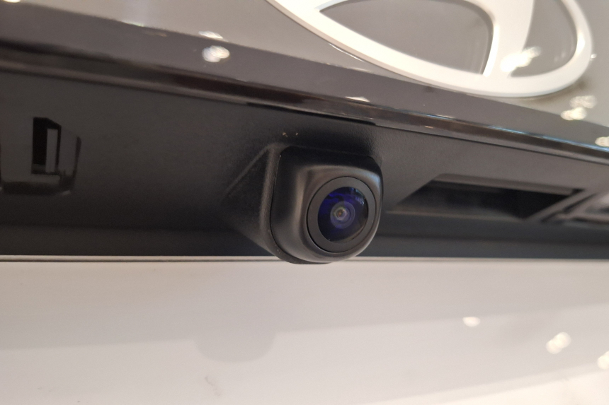 How Reversing Cameras Work and Their Benefits for Drivers | Forceum Radial